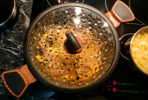 Heat Resistant Glass: Are universal glass lids really heat resistant?